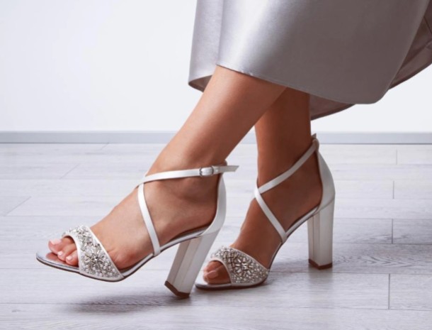 Chaussures de mariage scintillantes | Lace & Favour